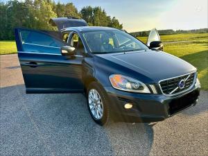 Black Volvo XC60 2010 in Elektrenai, with an engine capacity of 2.40 L and mileage of 400 thousand km for 6250 €, photo 19 on AUTOMOTO.COM.LV