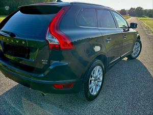 Black Volvo XC60 2010 in Elektrenai, with an engine capacity of 2.40 L and mileage of 400 thousand km for 6250 €, photo 22 on AUTOMOTO.COM.LV
