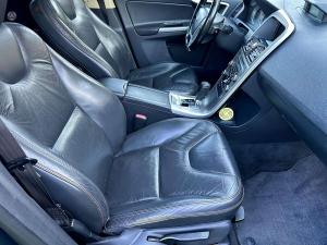 Black Volvo XC60 2010 in Elektrenai, with an engine capacity of 2.40 L and mileage of 400 thousand km for 6250 €, photo 31 on AUTOMOTO.COM.LV