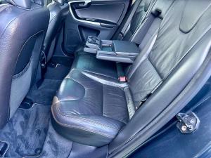 Black Volvo XC60 2010 in Elektrenai, with an engine capacity of 2.40 L and mileage of 400 thousand km for 6250 €, photo 36 on AUTOMOTO.COM.LV