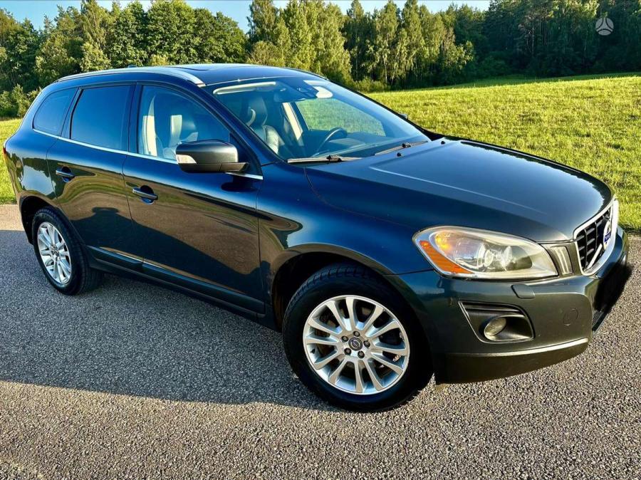 Black Volvo XC60 2010 in Elektrenai, with an engine capacity of 2.40 L and mileage of 400 thousand km for 6250 €, photo 37 on AUTOMOTO.COM.LV