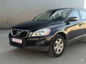 Melns Volvo XC60 2010 Mažeikiai, ar dzinēja tilpumu 2.40 L un nobraukumu 305 tūkst. km par 7200 €, foto 6 vietnē AUTOMOTO.COM.LV