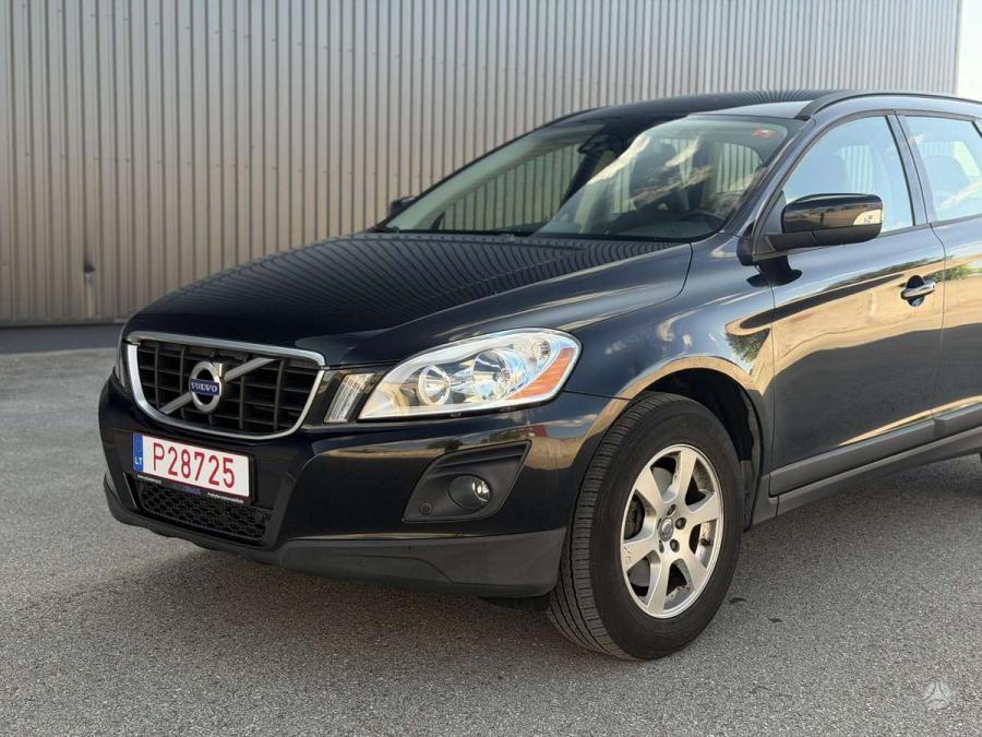 Melns Volvo XC60 2010 Mažeikiai, ar dzinēja tilpumu 2.40 L un nobraukumu 305 tūkst. km par 7200 €, foto 6 vietnē AUTOMOTO.COM.LV
