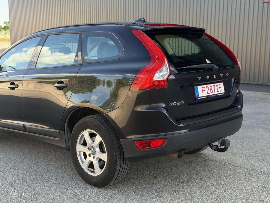 Melns Volvo XC60 2010 Mažeikiai, ar dzinēja tilpumu 2.40 L un nobraukumu 305 tūkst. km par 7200 €, foto 11 vietnē AUTOMOTO.COM.LV