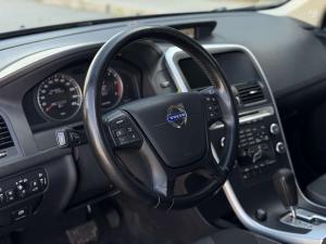 Melns Volvo XC60 2010 Mažeikiai, ar dzinēja tilpumu 2.40 L un nobraukumu 305 tūkst. km par 7200 €, foto 16 vietnē AUTOMOTO.COM.LV