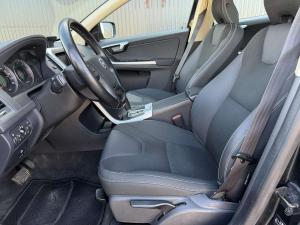 Melns Volvo XC60 2010 Mažeikiai, ar dzinēja tilpumu 2.40 L un nobraukumu 305 tūkst. km par 7200 €, foto 18 vietnē AUTOMOTO.COM.LV