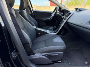 Melns Volvo XC60 2010 Mažeikiai, ar dzinēja tilpumu 2.40 L un nobraukumu 305 tūkst. km par 7200 €, foto 24 vietnē AUTOMOTO.COM.LV