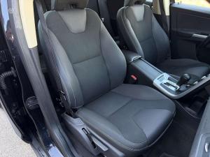 Melns Volvo XC60 2010 Mažeikiai, ar dzinēja tilpumu 2.40 L un nobraukumu 305 tūkst. km par 7200 €, foto 25 vietnē AUTOMOTO.COM.LV
