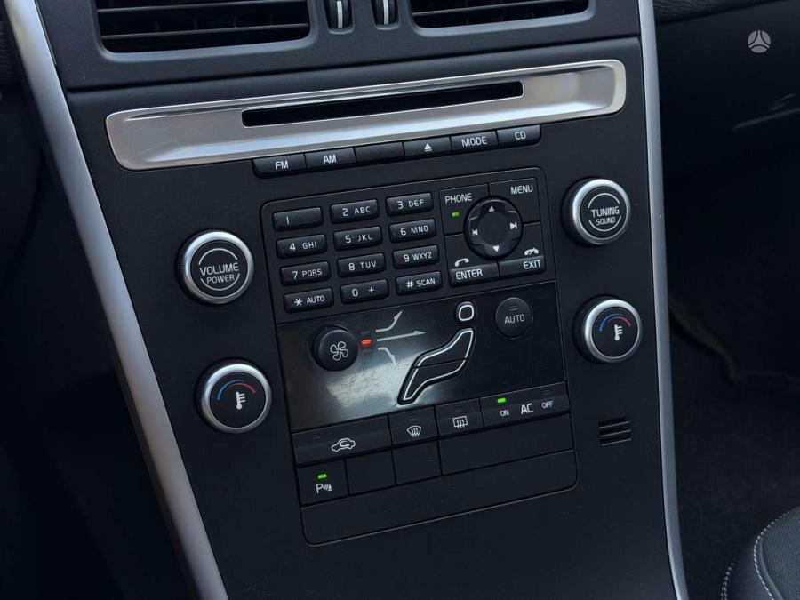 Melns Volvo XC60 2010 Mažeikiai, ar dzinēja tilpumu 2.40 L un nobraukumu 305 tūkst. km par 7200 €, foto 28 vietnē AUTOMOTO.COM.LV
