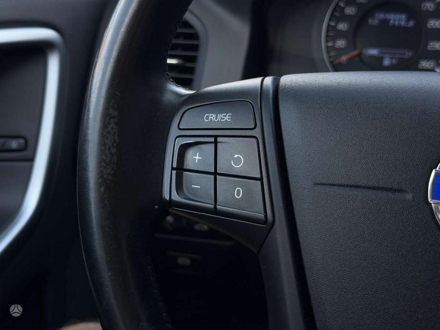 Melns Volvo XC60 2010 Mažeikiai, ar dzinēja tilpumu 2.40 L un nobraukumu 305 tūkst. km par 7200 €, foto 31 vietnē AUTOMOTO.COM.LV