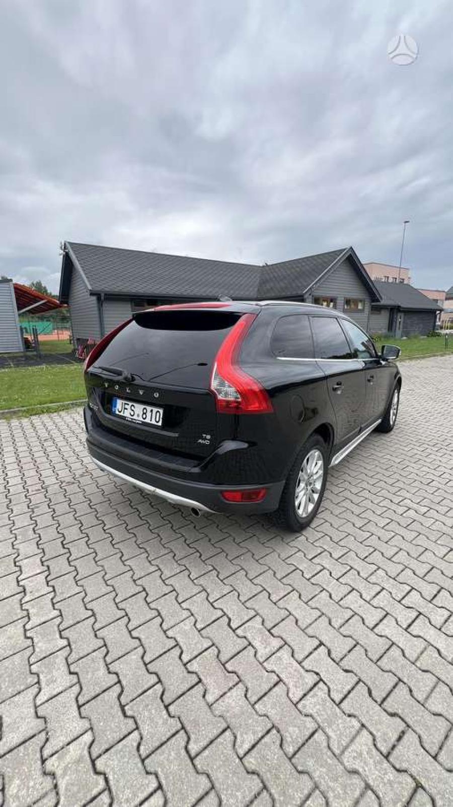 Black Volvo XC60 2010 in Klaipeda, with an engine capacity of 2.95 L and mileage of 146 thousand km for 6590 €, photo 4 on AUTOMOTO.COM.LV