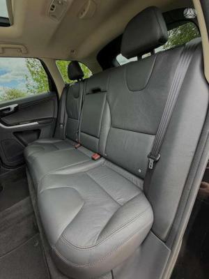 Melns Volvo XC60 2010 Šauļi, ar dzinēja tilpumu 2.40 L un nobraukumu 259 tūkst. km par 11450 €, foto 29 vietnē AUTOMOTO.COM.LV