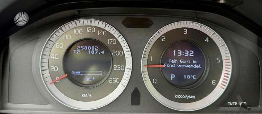 Melns Volvo XC60 2010 Šauļi, ar dzinēja tilpumu 2.40 L un nobraukumu 259 tūkst. km par 11450 €, foto 35 vietnē AUTOMOTO.COM.LV