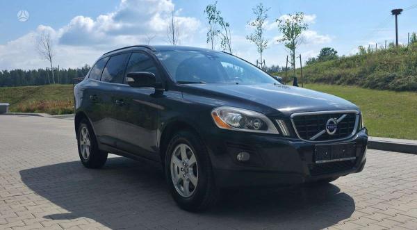 Melns Volvo XC60 2010 Viļņa, ar dzinēja tilpumu 2.40 L un nobraukumu 300 tūkst. km par 4850 €, foto 3 vietnē AUTOMOTO.COM.LV