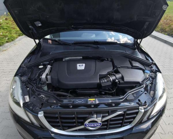 Melns Volvo XC60 2010 Viļņa, ar dzinēja tilpumu 2.40 L un nobraukumu 300 tūkst. km par 4850 €, foto 9 vietnē AUTOMOTO.COM.LV