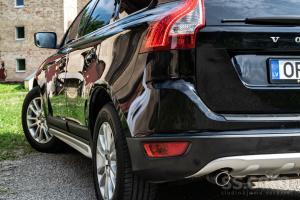 Black Volvo XC60 2010 in Tukums, with an engine capacity of 2.40 L and mileage of 270 thousand km for 8290 €, photo 18 on AUTOMOTO.COM.LV