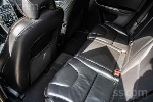 Black Volvo XC60 2010 in Tukums, with an engine capacity of 2.40 L and mileage of 270 thousand km for 8290 €, photo 22 on AUTOMOTO.COM.LV