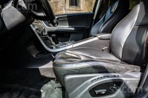 Black Volvo XC60 2010 in Tukums, with an engine capacity of 2.40 L and mileage of 270 thousand km for 8290 €, photo 26 on AUTOMOTO.COM.LV