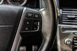 Black Volvo XC60 2010 in Tukums, with an engine capacity of 2.40 L and mileage of 270 thousand km for 8290 €, photo 32 on AUTOMOTO.COM.LV
