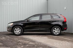 Black Volvo XC60 2010 in Ogre, with an engine capacity of 2.40 L and mileage of 213 thousand km for 8900 €, photo 6 on AUTOMOTO.COM.LV