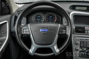 Black Volvo XC60 2010 in Ogre, with an engine capacity of 2.40 L and mileage of 213 thousand km for 8900 €, photo 11 on AUTOMOTO.COM.LV