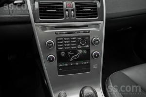 Black Volvo XC60 2010 in Ogre, with an engine capacity of 2.40 L and mileage of 213 thousand km for 8900 €, photo 13 on AUTOMOTO.COM.LV