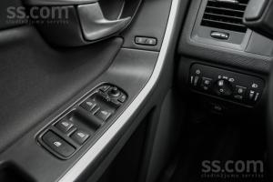 Black Volvo XC60 2010 in Ogre, with an engine capacity of 2.40 L and mileage of 213 thousand km for 8900 €, photo 15 on AUTOMOTO.COM.LV