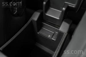 Black Volvo XC60 2010 in Ogre, with an engine capacity of 2.40 L and mileage of 213 thousand km for 8900 €, photo 16 on AUTOMOTO.COM.LV