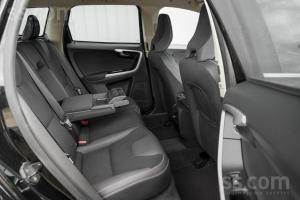 Black Volvo XC60 2010 in Ogre, with an engine capacity of 2.40 L and mileage of 213 thousand km for 8900 €, photo 17 on AUTOMOTO.COM.LV