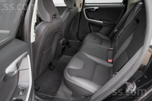 Black Volvo XC60 2010 in Ogre, with an engine capacity of 2.40 L and mileage of 213 thousand km for 8900 €, photo 18 on AUTOMOTO.COM.LV