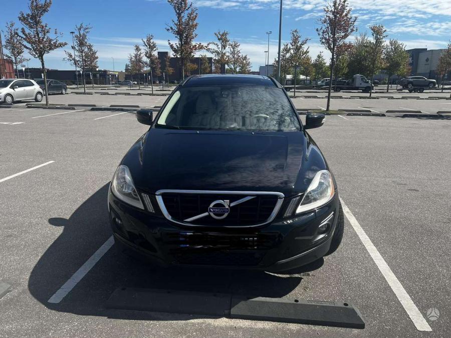 Black Volvo XC60 2010 in Klaipeda, with an engine capacity of 3.19 L and mileage of 286 thousand km for 5500 €, photo 1 on AUTOMOTO.COM.LV