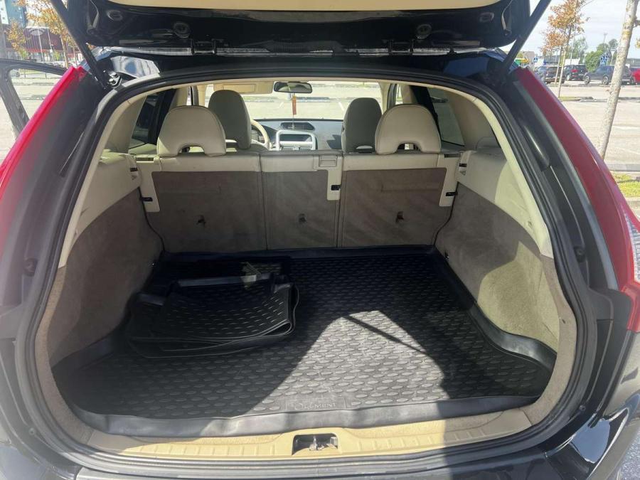 Black Volvo XC60 2010 in Klaipeda, with an engine capacity of 3.19 L and mileage of 286 thousand km for 5500 €, photo 14 on AUTOMOTO.COM.LV