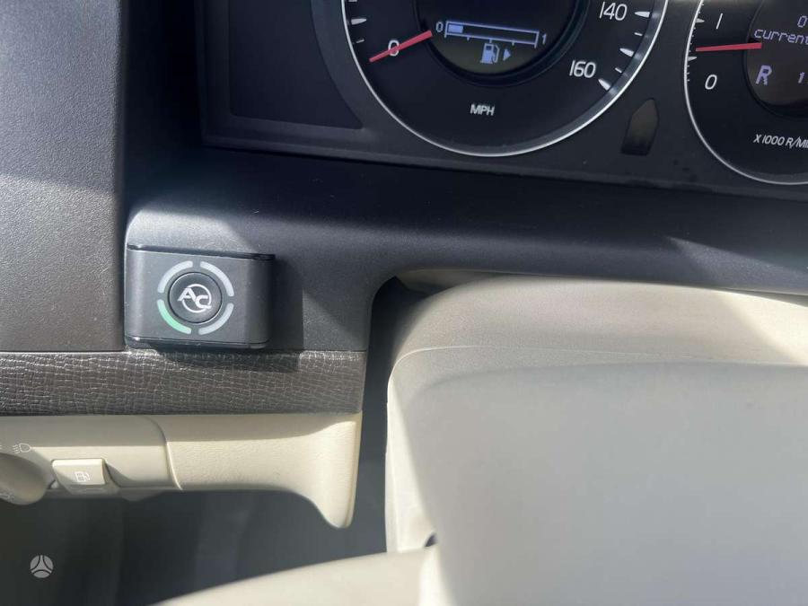 Black Volvo XC60 2010 in Klaipeda, with an engine capacity of 3.19 L and mileage of 286 thousand km for 5500 €, photo 18 on AUTOMOTO.COM.LV