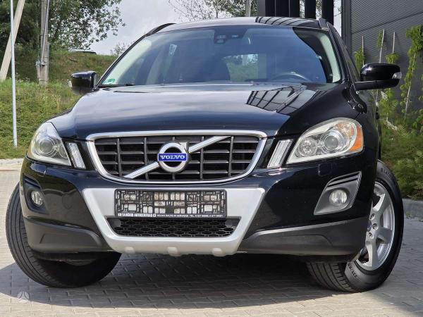 Black Volvo XC60 2010 in Vilnius, with an engine capacity of 2.40 L and mileage of 282 thousand km for 9450 €, photo 4 on AUTOMOTO.COM.LV