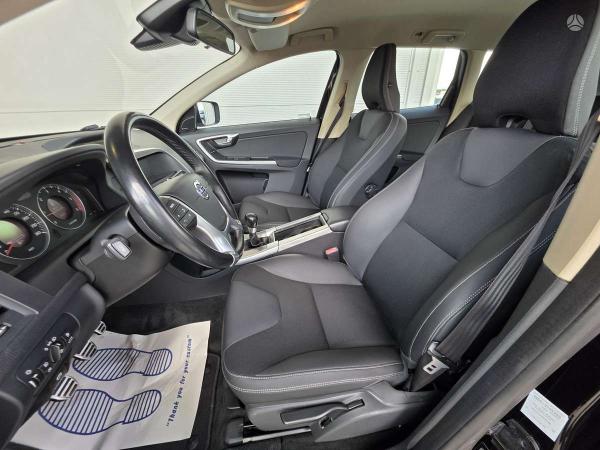 Black Volvo XC60 2010 in Vilnius, with an engine capacity of 2.40 L and mileage of 282 thousand km for 9450 €, photo 10 on AUTOMOTO.COM.LV
