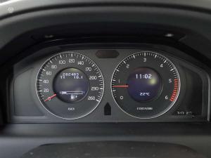 Melns Volvo XC60 2010 Viļņa, ar dzinēja tilpumu 2.40 L un nobraukumu 282 tūkst. km par 9450 €, foto 12 vietnē AUTOMOTO.COM.LV