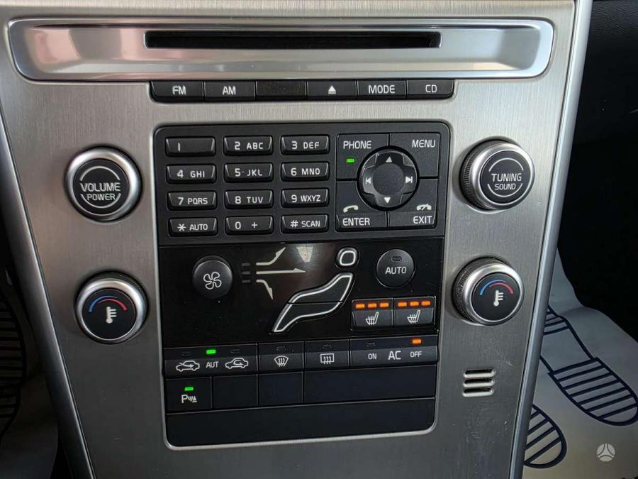 Melns Volvo XC60 2010 Viļņa, ar dzinēja tilpumu 2.40 L un nobraukumu 282 tūkst. km par 9450 €, foto 13 vietnē AUTOMOTO.COM.LV
