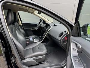 Black Volvo XC60 2010 in Alytus, with an engine capacity of 2.40 L and mileage of 289 thousand km for 7900 €, photo 10 on AUTOMOTO.COM.LV