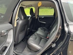 Black Volvo XC60 2010 in Alytus, with an engine capacity of 2.40 L and mileage of 289 thousand km for 7900 €, photo 11 on AUTOMOTO.COM.LV