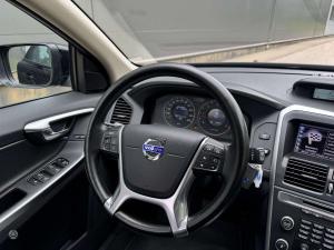 Black Volvo XC60 2010 in Alytus, with an engine capacity of 2.40 L and mileage of 289 thousand km for 7900 €, photo 12 on AUTOMOTO.COM.LV