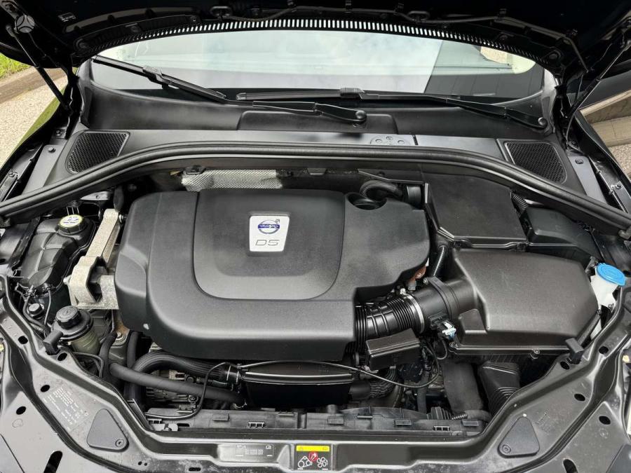 Black Volvo XC60 2010 in Alytus, with an engine capacity of 2.40 L and mileage of 289 thousand km for 7900 €, photo 28 on AUTOMOTO.COM.LV
