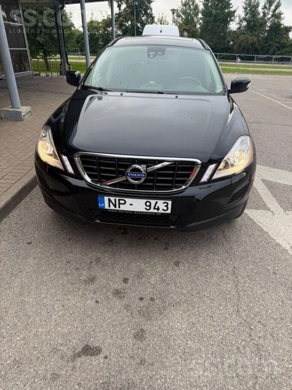 Black Volvo XC60 2010 in Jekabpils, with an engine capacity of 2.40 L and mileage of 269 thousand km for 7500 €, photo 10 on AUTOMOTO.COM.LV