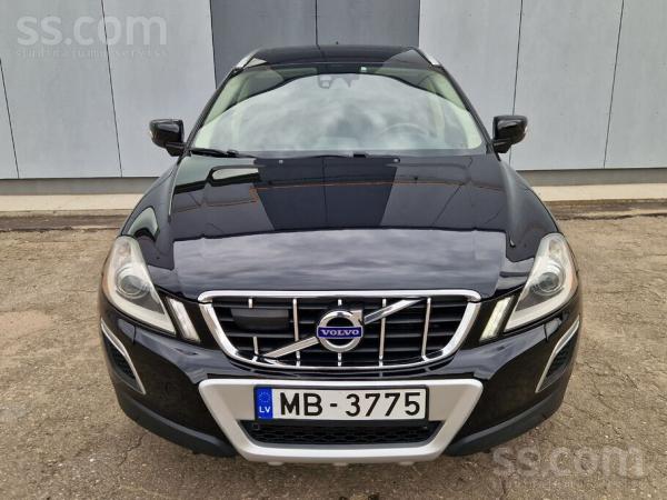 Melns Volvo XC60 2010 Bauska, ar dzinēja tilpumu 2.40 L un nobraukumu 345 tūkst. km par 6950 €, foto 3 vietnē AUTOMOTO.COM.LV