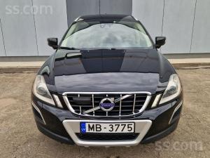 Melns Volvo XC60 2010 Bauska, ar dzinēja tilpumu 2.40 L un nobraukumu 345 tūkst. km par 6950 €, foto 4 vietnē AUTOMOTO.COM.LV