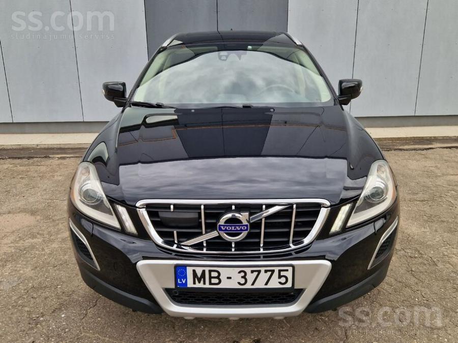 Melns Volvo XC60 2010 Bauska, ar dzinēja tilpumu 2.40 L un nobraukumu 345 tūkst. km par 6950 €, foto 4 vietnē AUTOMOTO.COM.LV