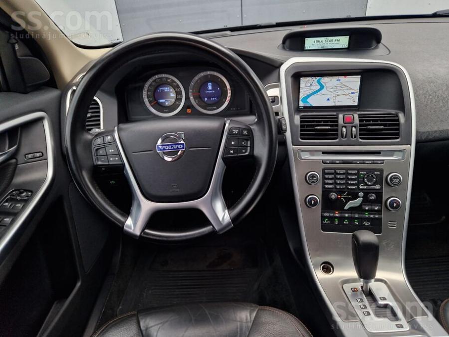 Melns Volvo XC60 2010 Bauska, ar dzinēja tilpumu 2.40 L un nobraukumu 345 tūkst. km par 6950 €, foto 13 vietnē AUTOMOTO.COM.LV