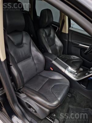 Melns Volvo XC60 2010 Bauska, ar dzinēja tilpumu 2.40 L un nobraukumu 345 tūkst. km par 6950 €, foto 14 vietnē AUTOMOTO.COM.LV