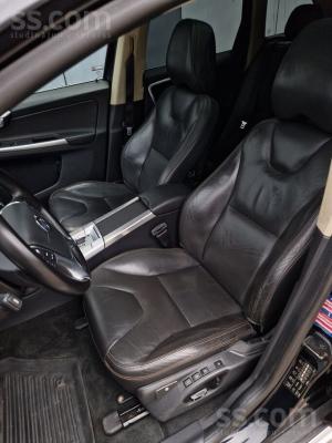 Melns Volvo XC60 2010 Bauska, ar dzinēja tilpumu 2.40 L un nobraukumu 345 tūkst. km par 6950 €, foto 15 vietnē AUTOMOTO.COM.LV