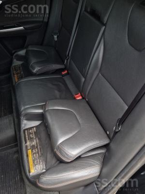 Melns Volvo XC60 2010 Bauska, ar dzinēja tilpumu 2.40 L un nobraukumu 345 tūkst. km par 6950 €, foto 18 vietnē AUTOMOTO.COM.LV
