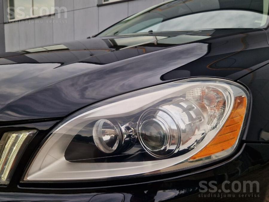 Melns Volvo XC60 2010 Bauska, ar dzinēja tilpumu 2.40 L un nobraukumu 345 tūkst. km par 6950 €, foto 29 vietnē AUTOMOTO.COM.LV